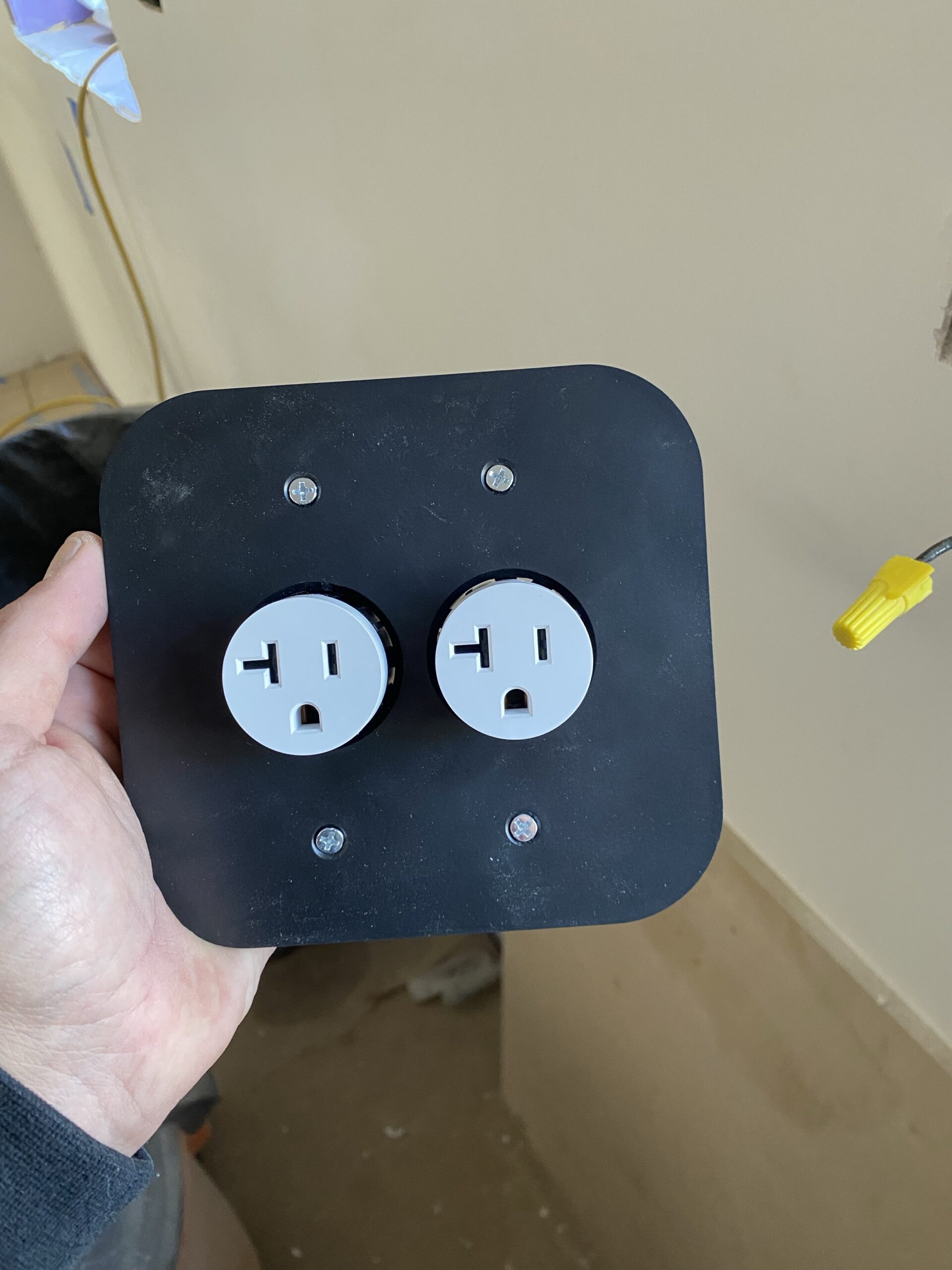 Is a Household Electric Outlet 110v or 120v - OE Blog