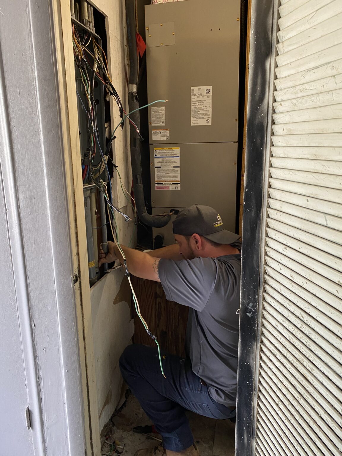 What Size Screw For An Electrical Outlet - Others Electric