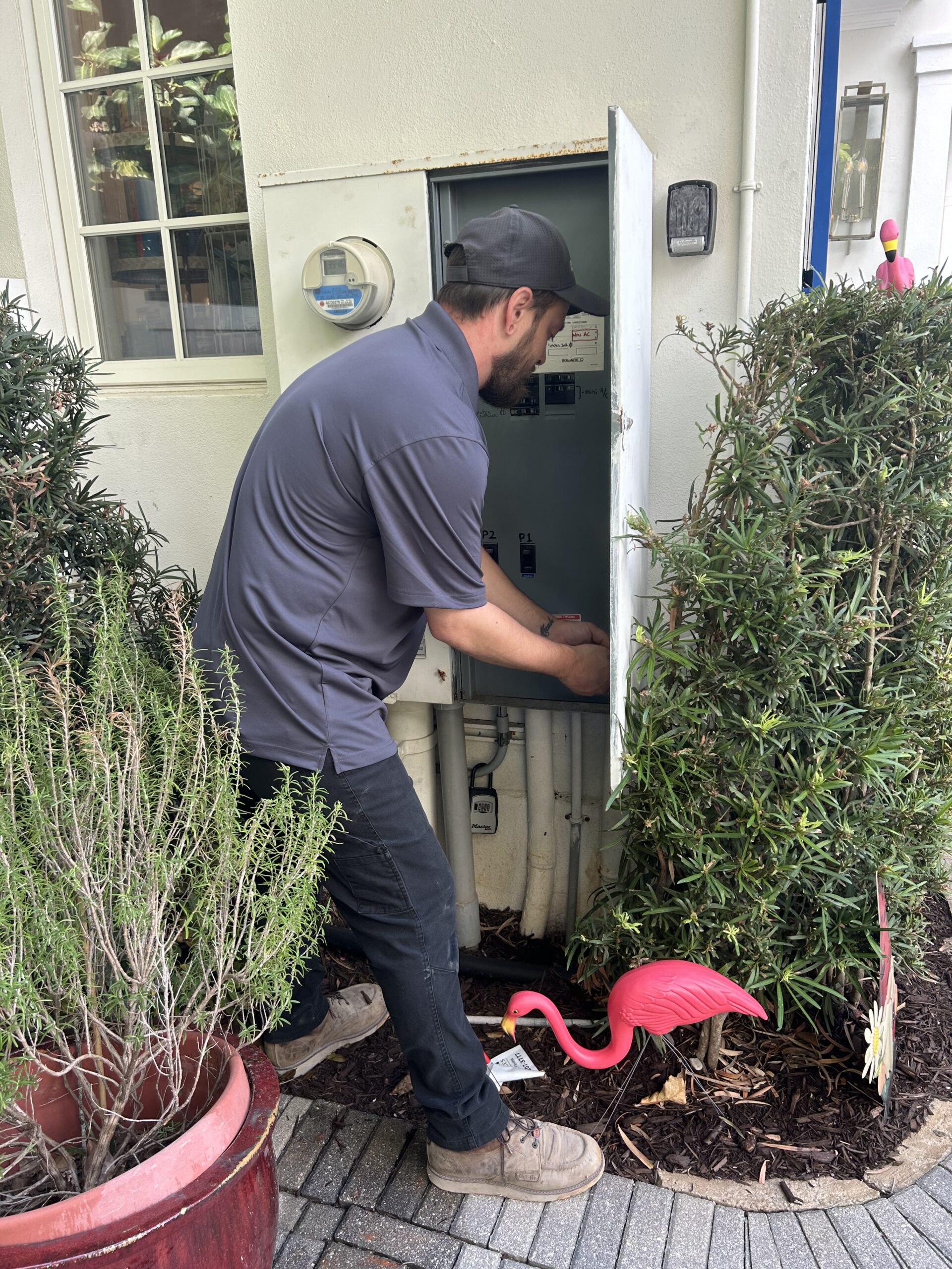 What Size Screw For An Electrical Outlet - Others Electric