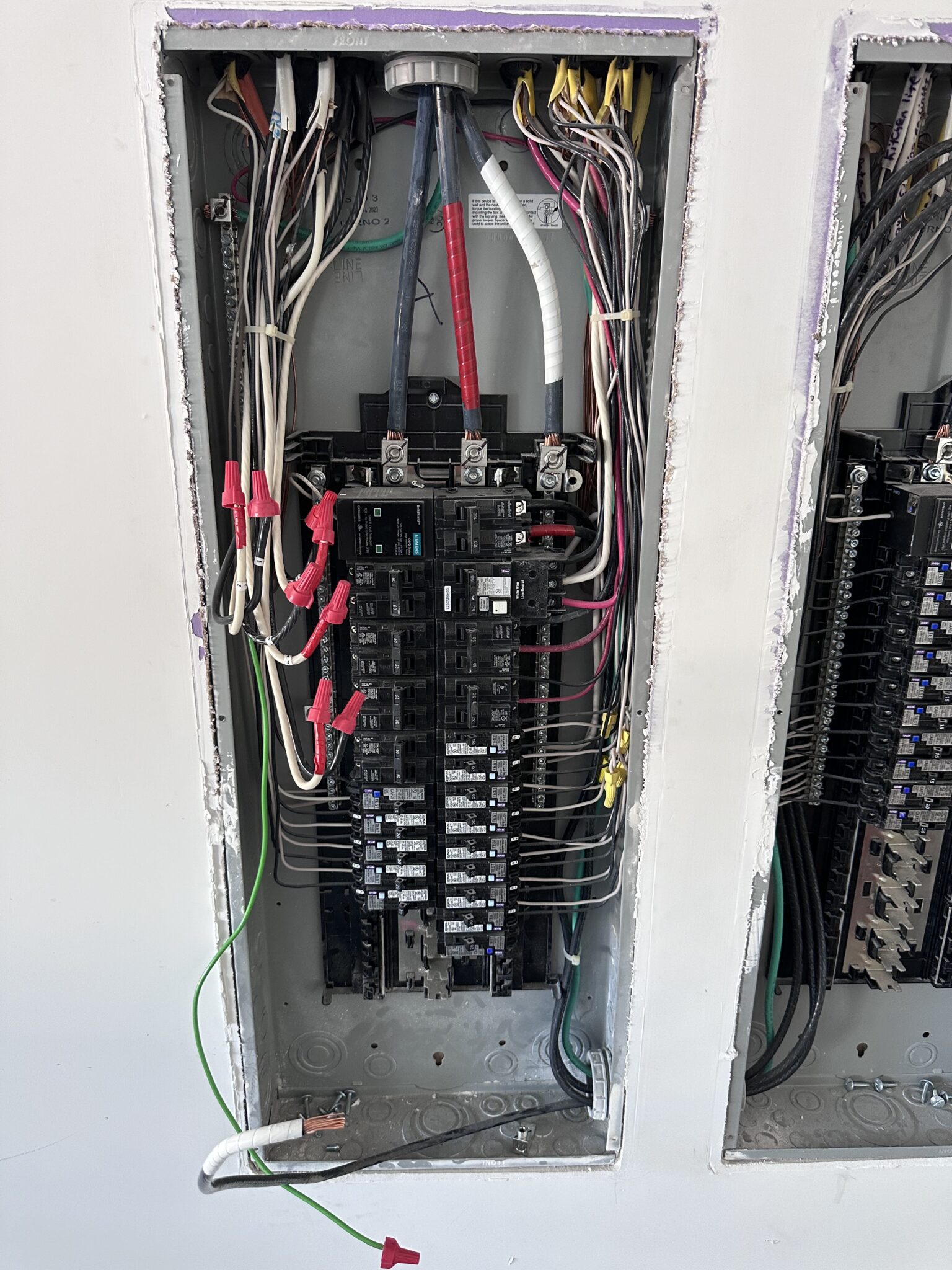 How Are FPL Electrical Boxes Attached to Houses in Florida