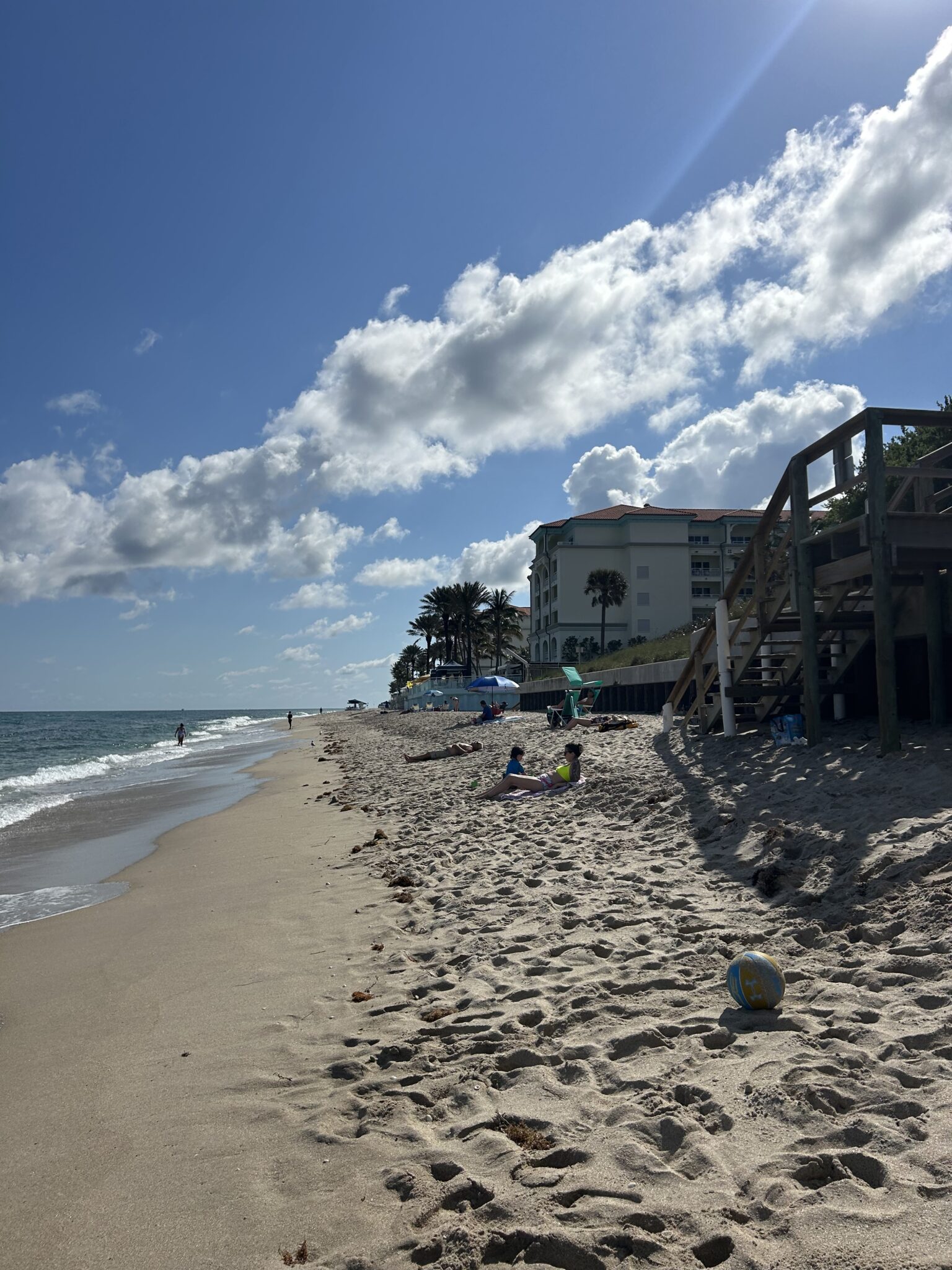 How Are FPL Electrical Boxes Attached to Houses in Florida